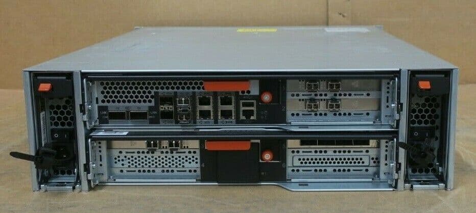 NetApp FAS3250 Filer Array 1x Controller & 1x PCIe Expansion Module 2x PSU