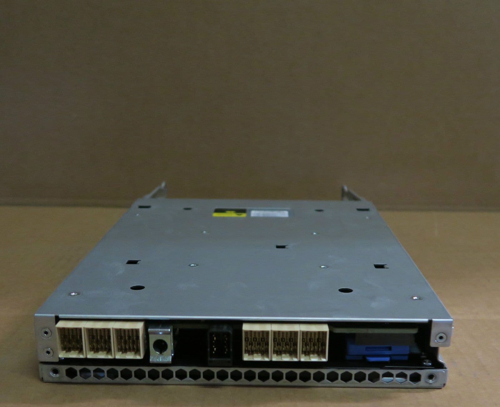 NetApp X3245A-R6 111-0084 - Controller Module FAS2240-4 FAS2240-2