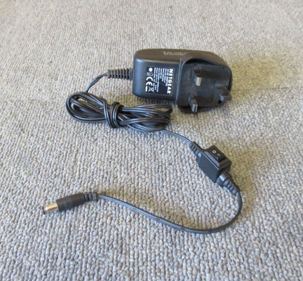 Netgear 332-10545-01 AD810200 007-3LF UK Plug AC Power Adapter 12W 12V 1A