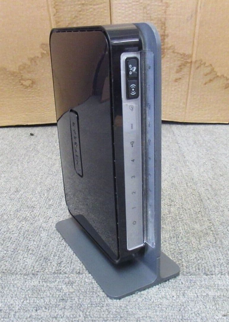 Netgear DGN2200 4 Port Wireless Router IEEE 802 11n ISM Band 300 Mbps USB