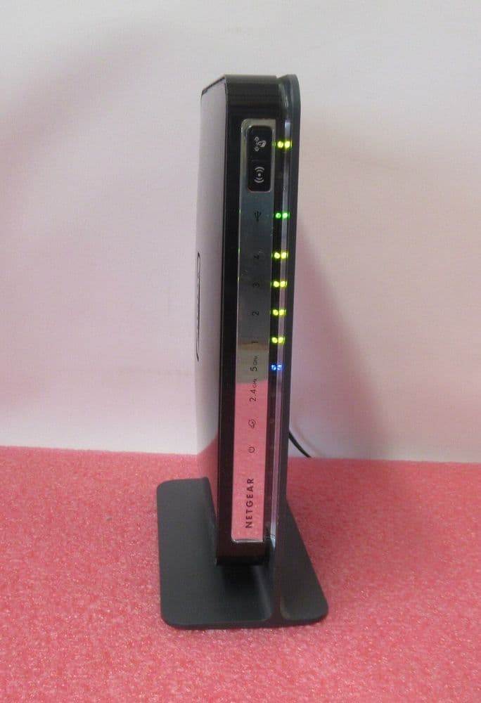 Netgear WNDR4300 N750 4 Port WiFi Wireless Dual Band Gigabit Router 1