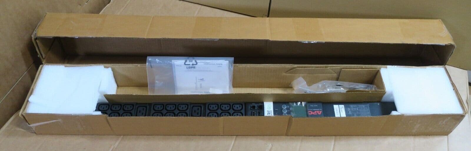 NEW APC AP8858 ZeroU 2G Metered PDU Power Distribution 16A/230V 18 x ...