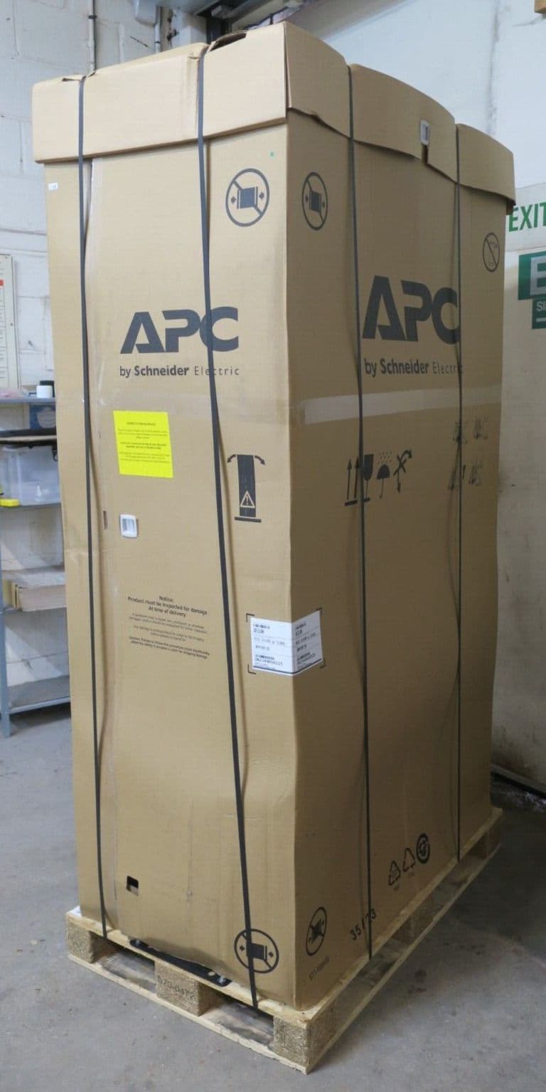 NEW APC AR3100 NetShelter SX Server 19" 600 x 1070mm Networking Rack ...