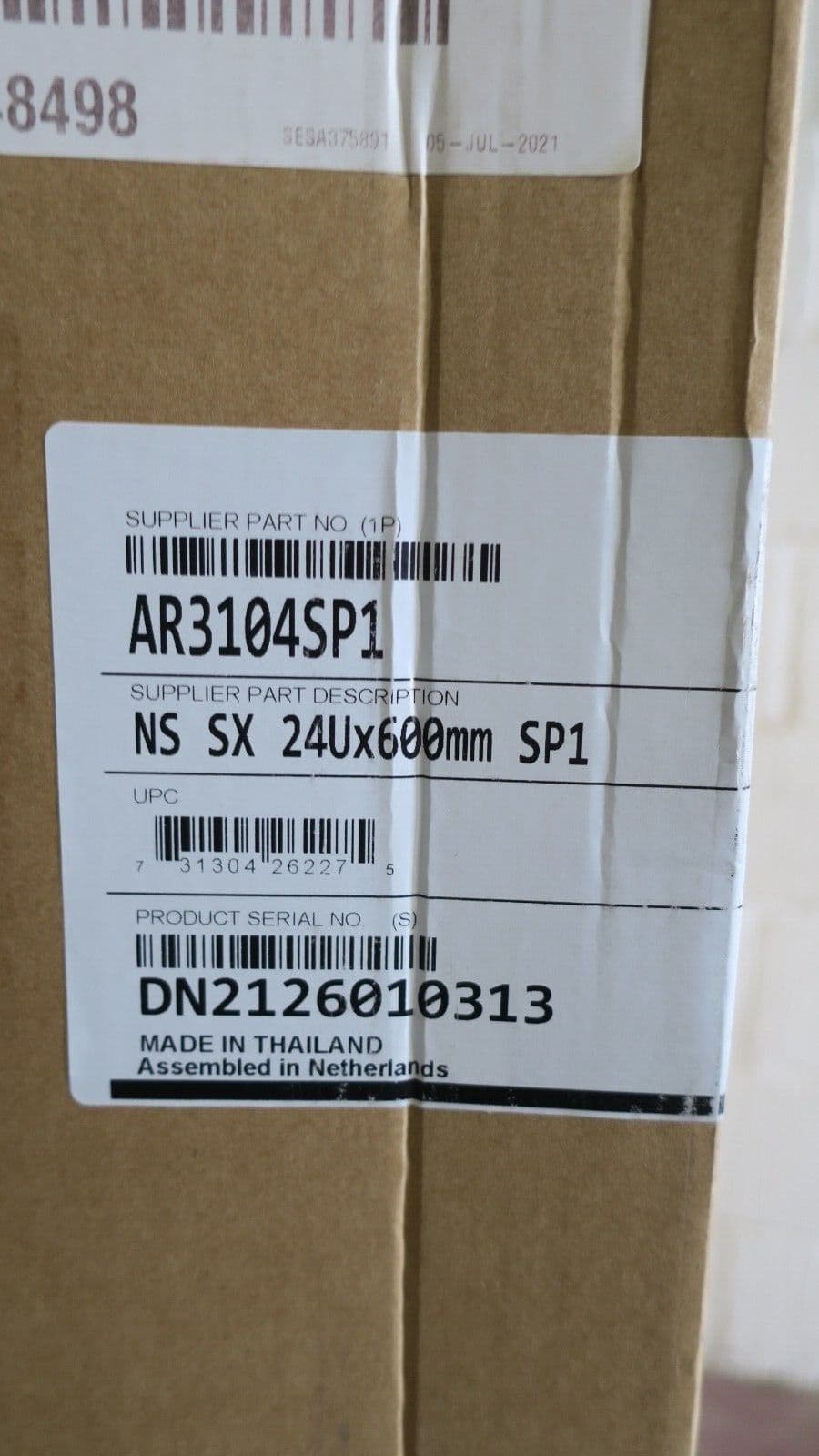 NEW APC AR3104 Netshelter SX 24U SRT1000RMXLI 1kVA UPS AP9565 PDU Rack ...