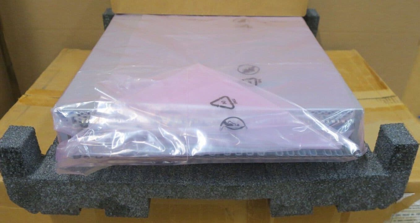 NEW Brocade EMC DS-6520B 16Gb 96-Port 48x Active FC SAN Switch 48x 16Gb SFP