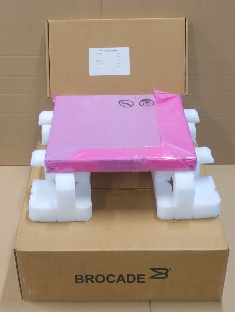 New Brocade VDX 6740 EM-VDX6740-24-R 48x 1/10GbE SFP & 4x 40Gb QSFP Switch