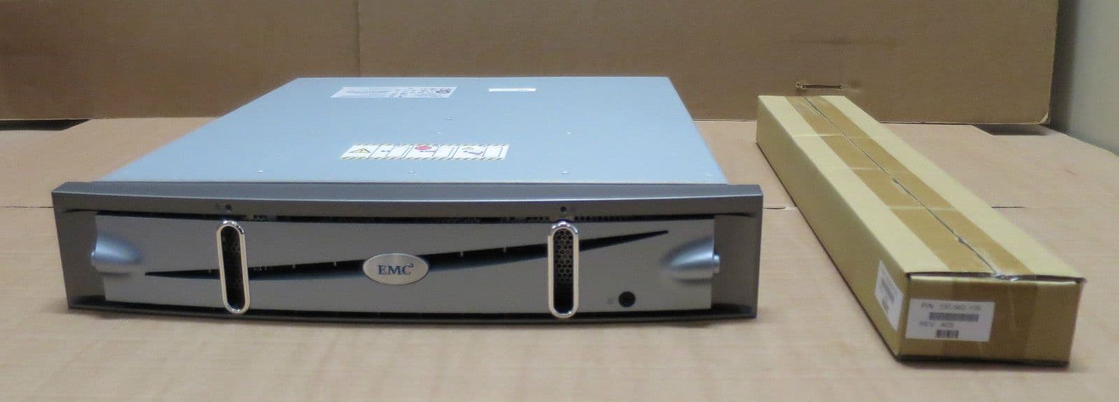 NEW Dell EMC AX4-5F with Dual 4GB Fibre Channel FC Controllers Rails bezel