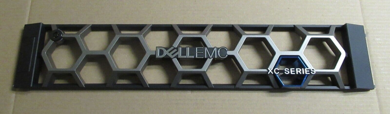 NEW DELL EMC XC Series 2U Front Bezel With Key NV0W1 0NV0W1