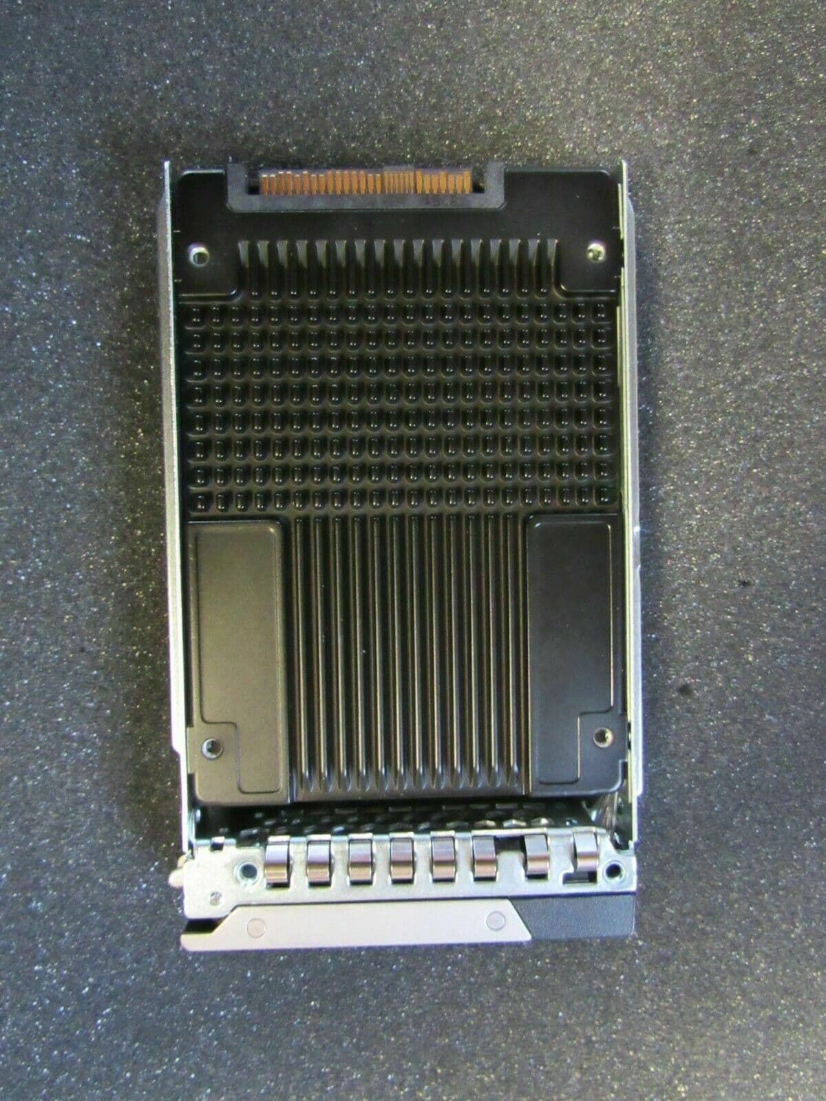 New Dell Intel Optane P4800x 375GB U 2 NVMe 2 5" SFF Solid State Drive ...