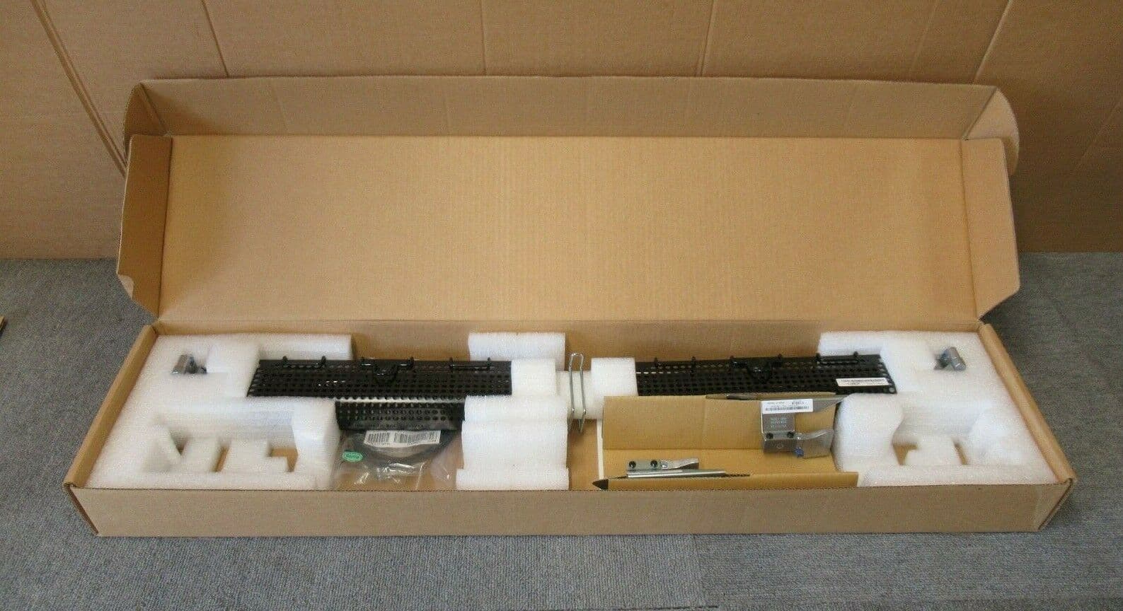 New Dell PK208 PowerEdge 2950 2970 Cable Management Arm Assembly