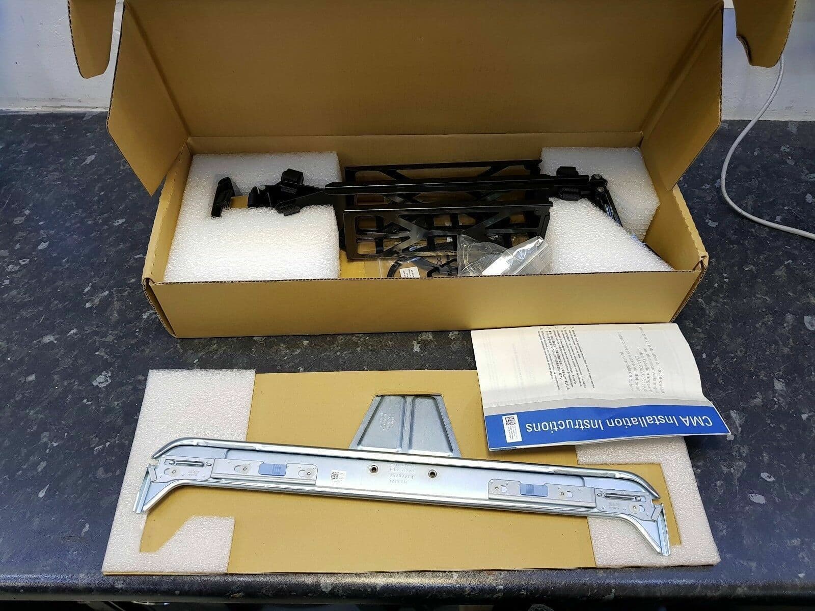 NEW DELL YF1JW 2U CABLE MANAGEMENT ARM KIT FOR POWEREDGE R720