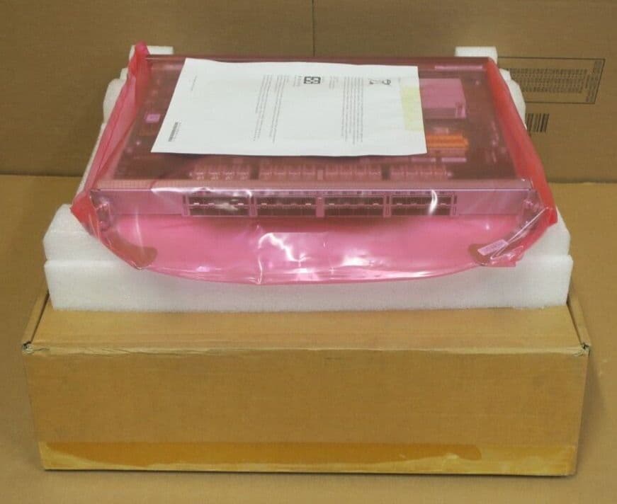 NEW EMC Brocade FC8-32 DCX Blade Module 32x 8Gb FC SFP Port 105-000-136