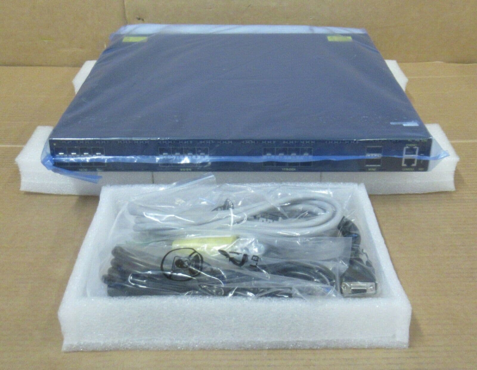 New EMC Isilon Celestica D2024 24-Port 10GbE 2x 40GbE Switch 1U 100-575 ...