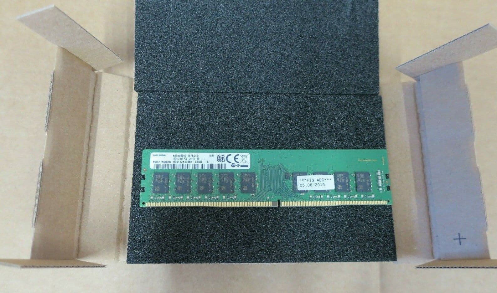 New Fujitsu 16GB 2Rx4 DDR4-2400 PC4-19200 ECC S26361-F3909-L616 UDIMM ...