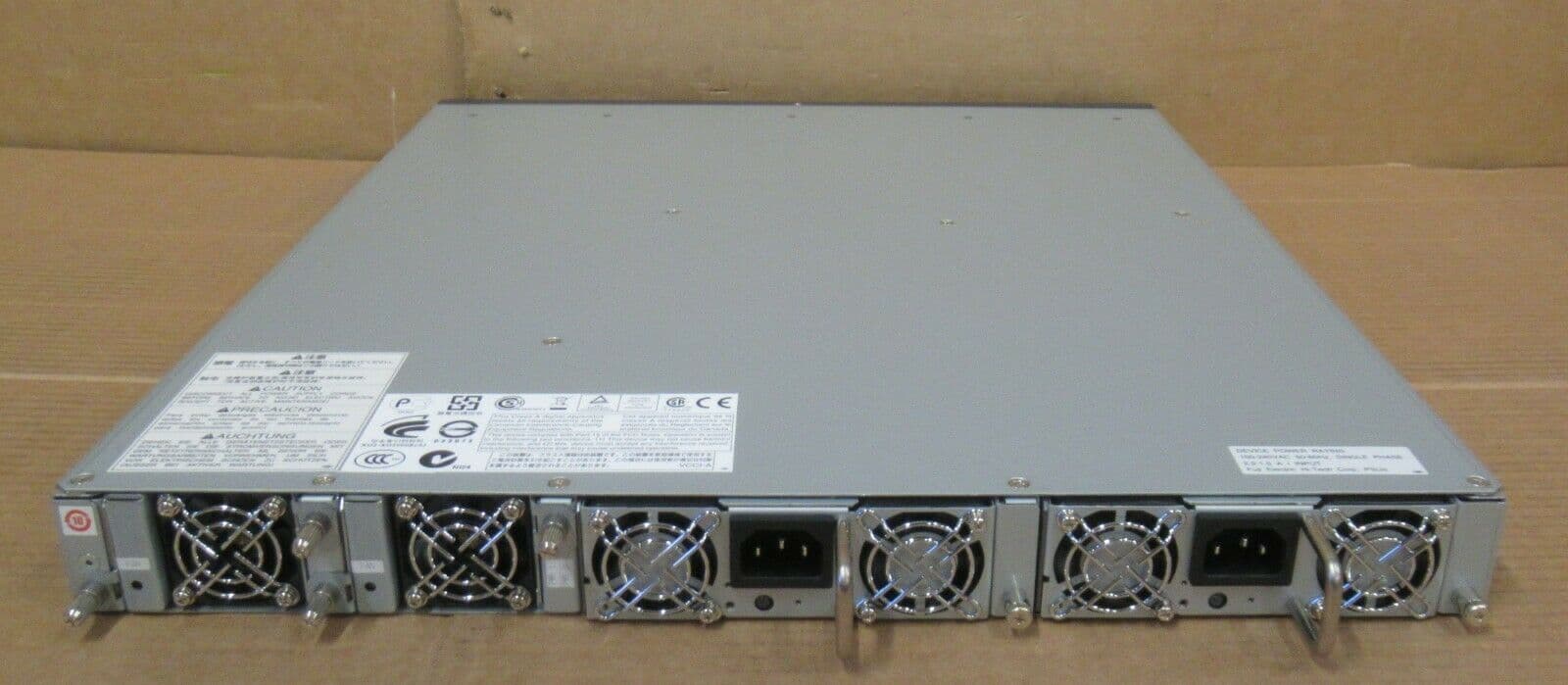 New Fujitsu EMC XG2000R 20-Port 10GbE XFP FC Ethernet Switch 100-562-772