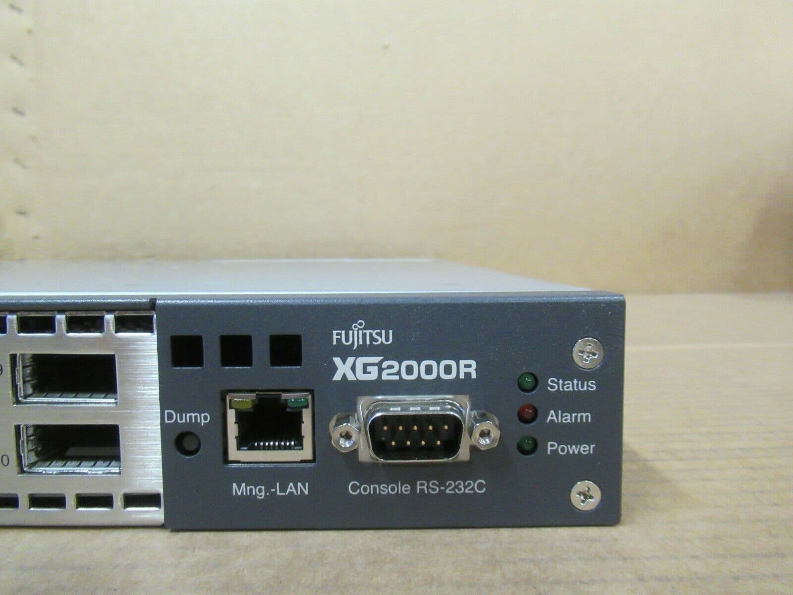 New Fujitsu EMC XG2000R 20-Port 10GbE XFP FC Ethernet Switch 100-562-772