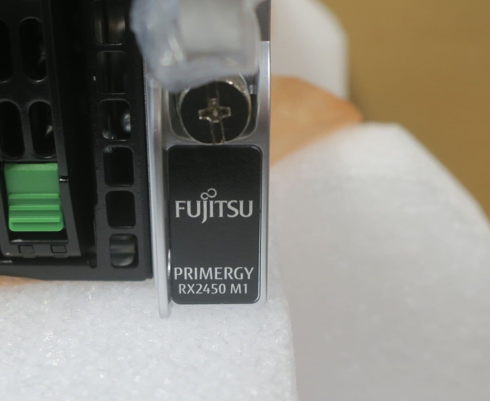 NEW Fujitsu Primergy RX2450 M1 2x 24C EPYC 7443 512GB RAM 2x 480GB SSD ...