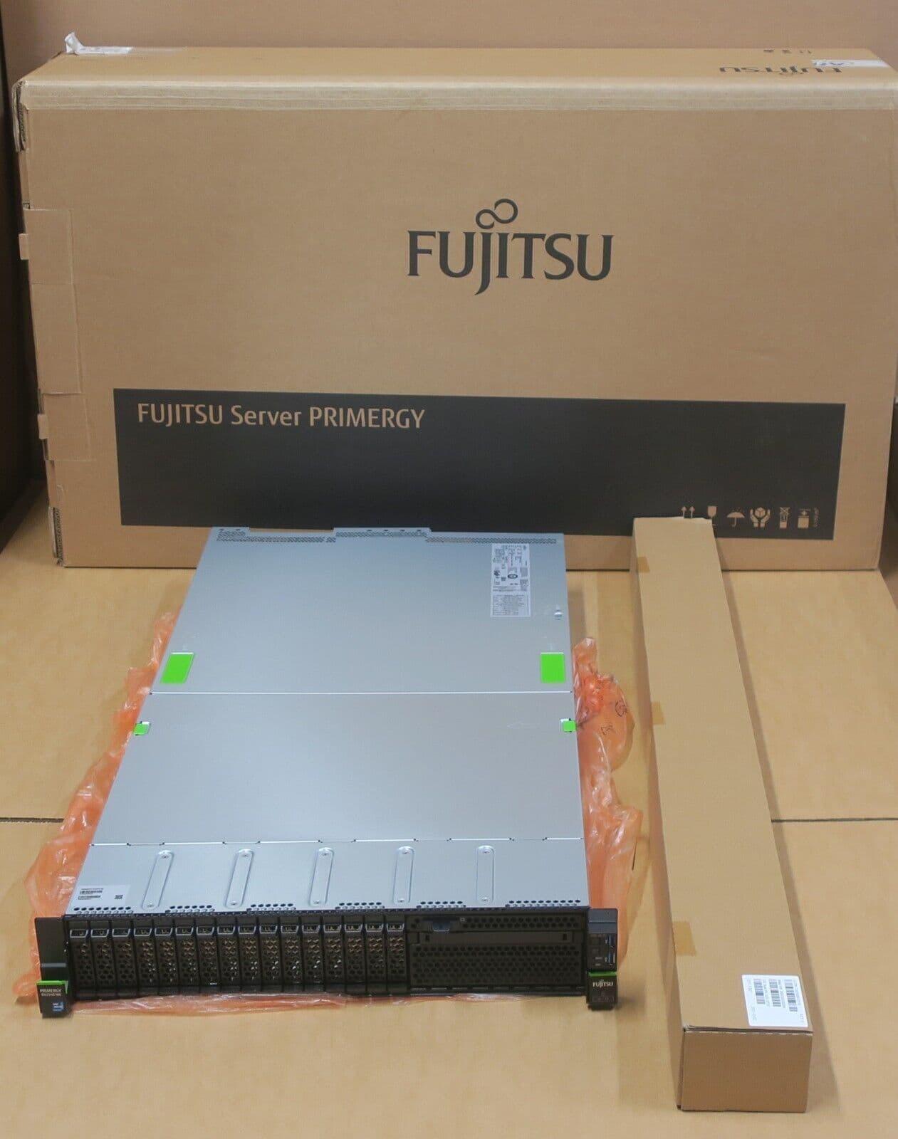 NEW Fujitsu Primergy RX2540 M6 16C Gold 6326 64GB RAM 16x 2 5" Bay ...