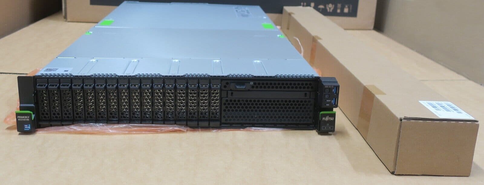 NEW Fujitsu Primergy RX2540 M6 16C Gold 6326 64GB RAM 16x 2 5" Bay ...