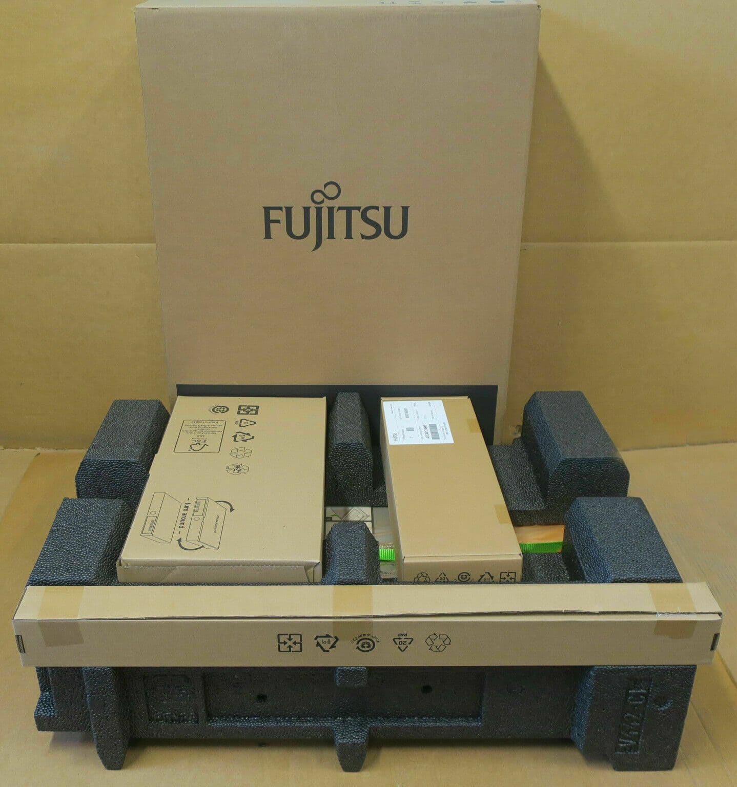 NEW Fujitsu Primergy RX4770 M5 4x 18C Gold 6254 512GB Ram 8-Bay Server ...