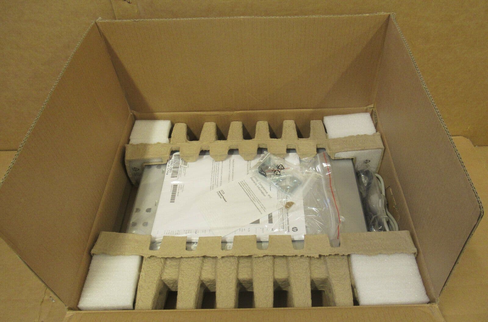 NEW HPE Aruba J9779A 2530-24-PoE 24x 10/100 Ports L2 Managed Ethernet ...