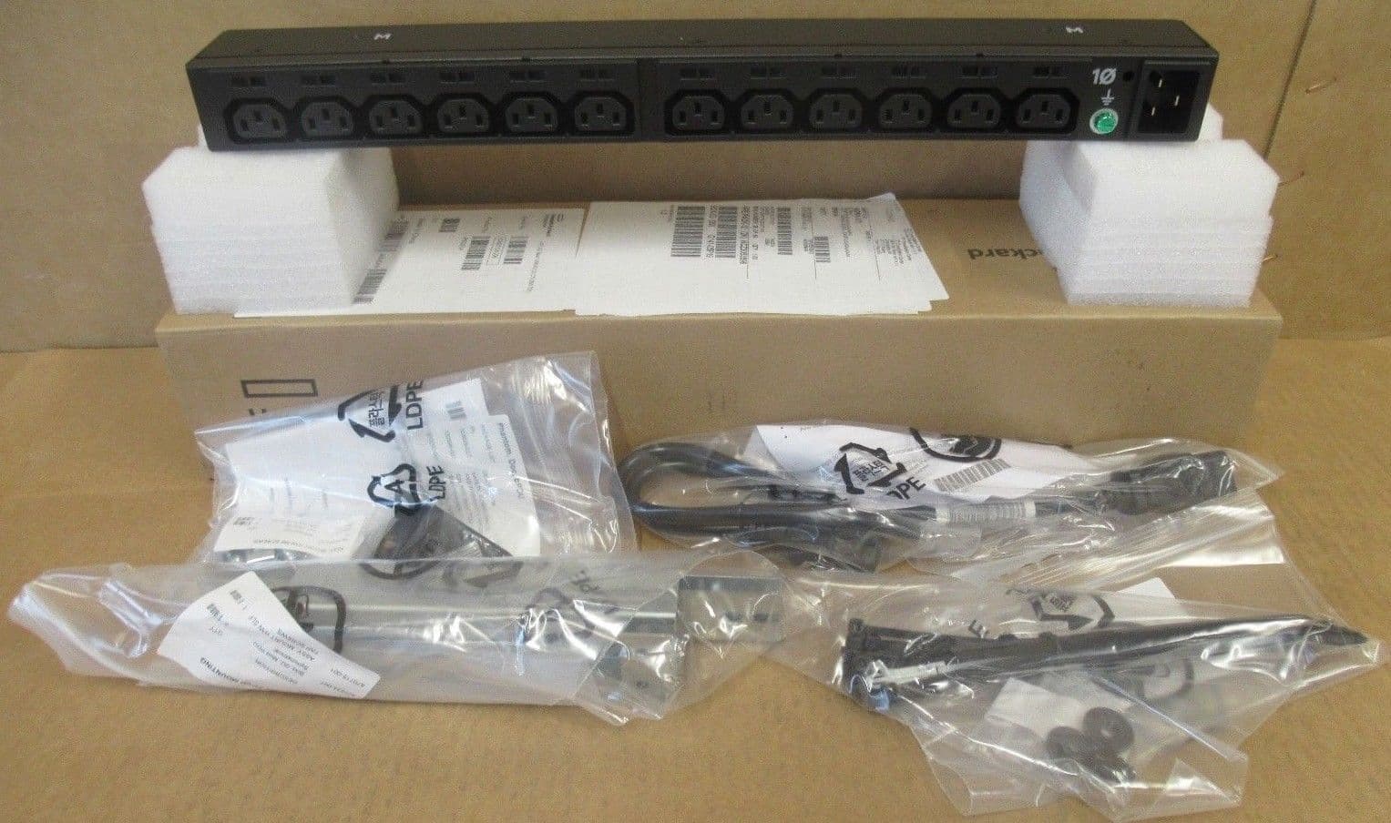 New HPE P9Q37A G2 1U Basic 3 6kVA/ 12 Outlet C13 Single Phase WW PDU ...