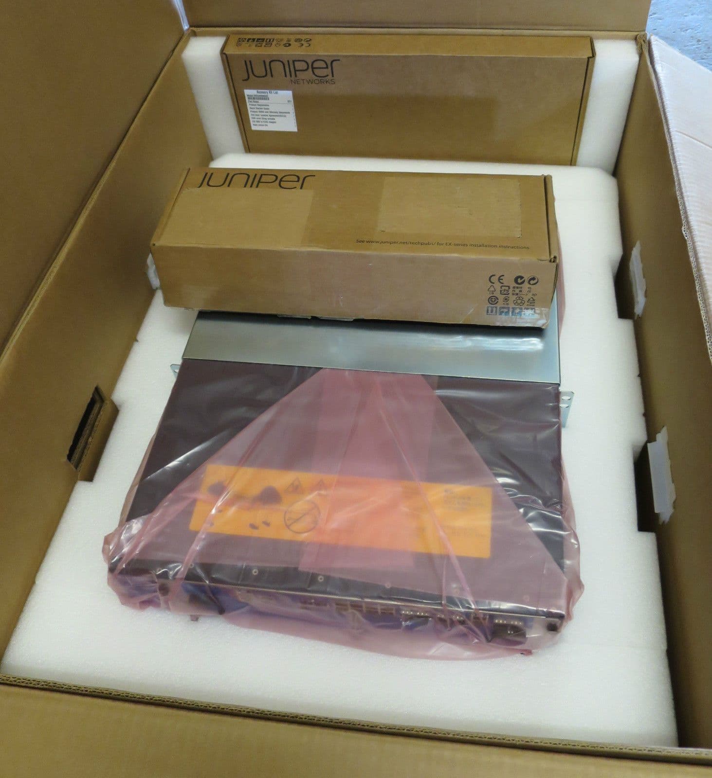 NEW Juniper SRX3400 SRX3400BASE-DC2 SFB-12GE Services Gateway Network ...