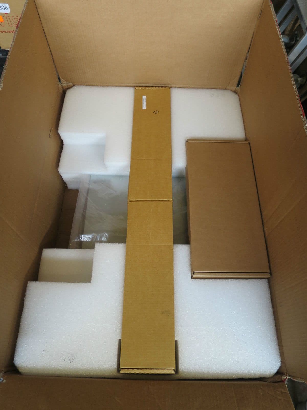 NEW Lenovo RD550 Xeon Eight Core E5-2630V3 2 40GHz 8GB RAID SAS 1U Server