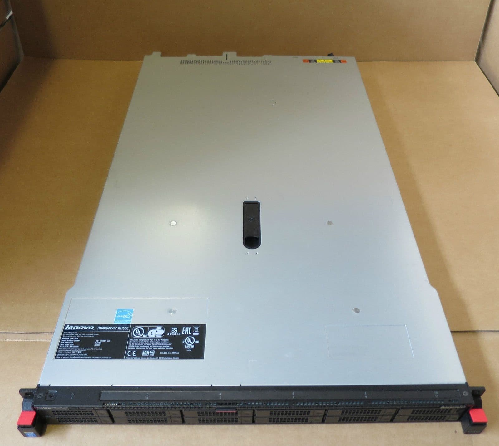 NEW Lenovo RD550 Xeon Eight Core E5-2630V3 2 40GHz 8GB RAID SAS 1U Server