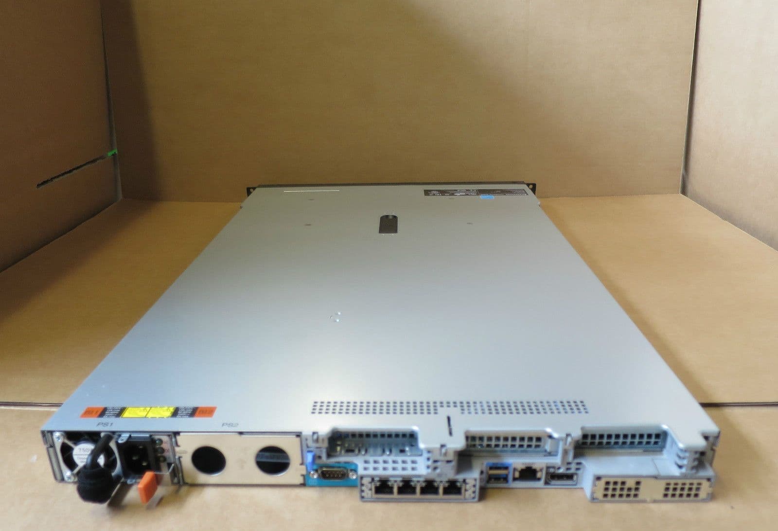 NEW Lenovo RD550 Xeon Eight Core E5-2630V3 2 40GHz 8GB RAID SAS 1U Server
