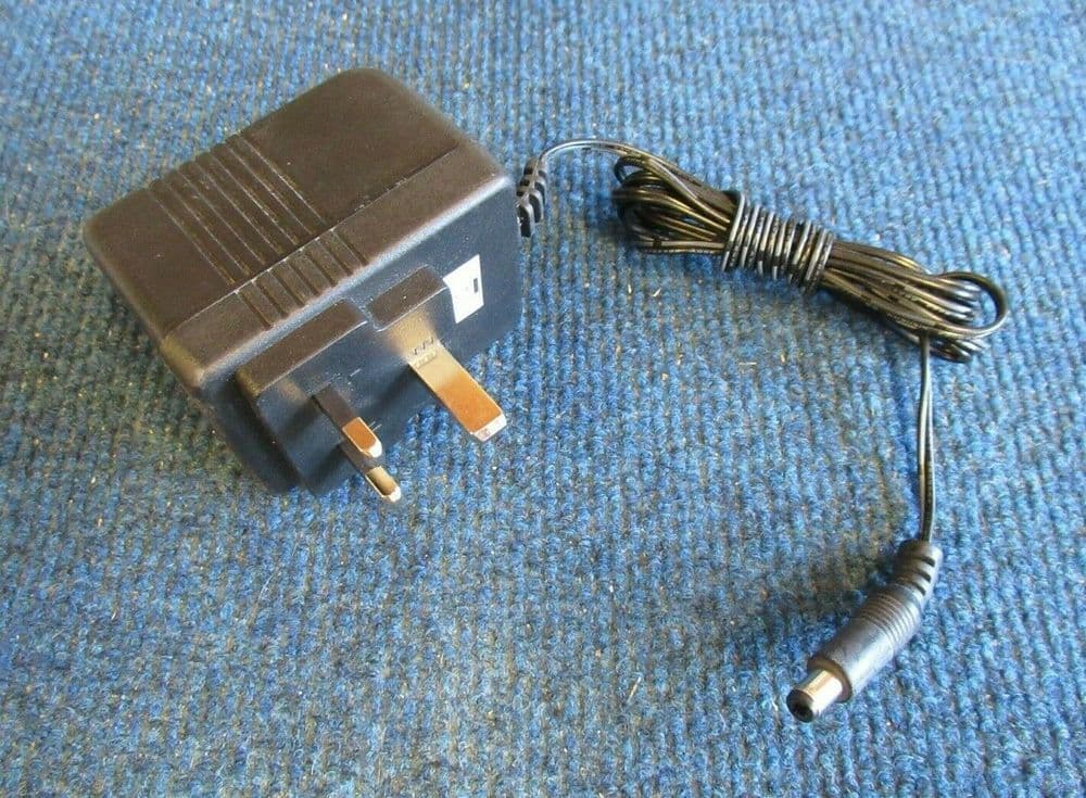 OEM AA-181AD UK 3-Pin Plug AC Power Adapter Charger 18W 18V 1A
