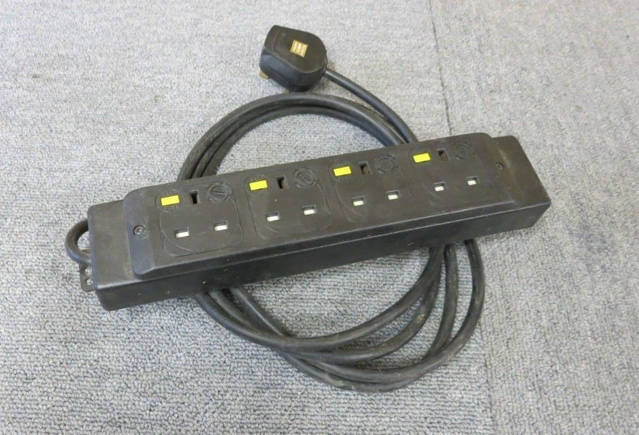 Office Electrics PU41 4 Way UK Power units Black with Ground PDU