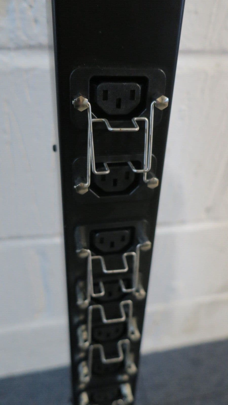 Olson PM/COM6 4F/32 32A 10 Way PDU 4 x C19 6 x C13 Black Power Metered ...