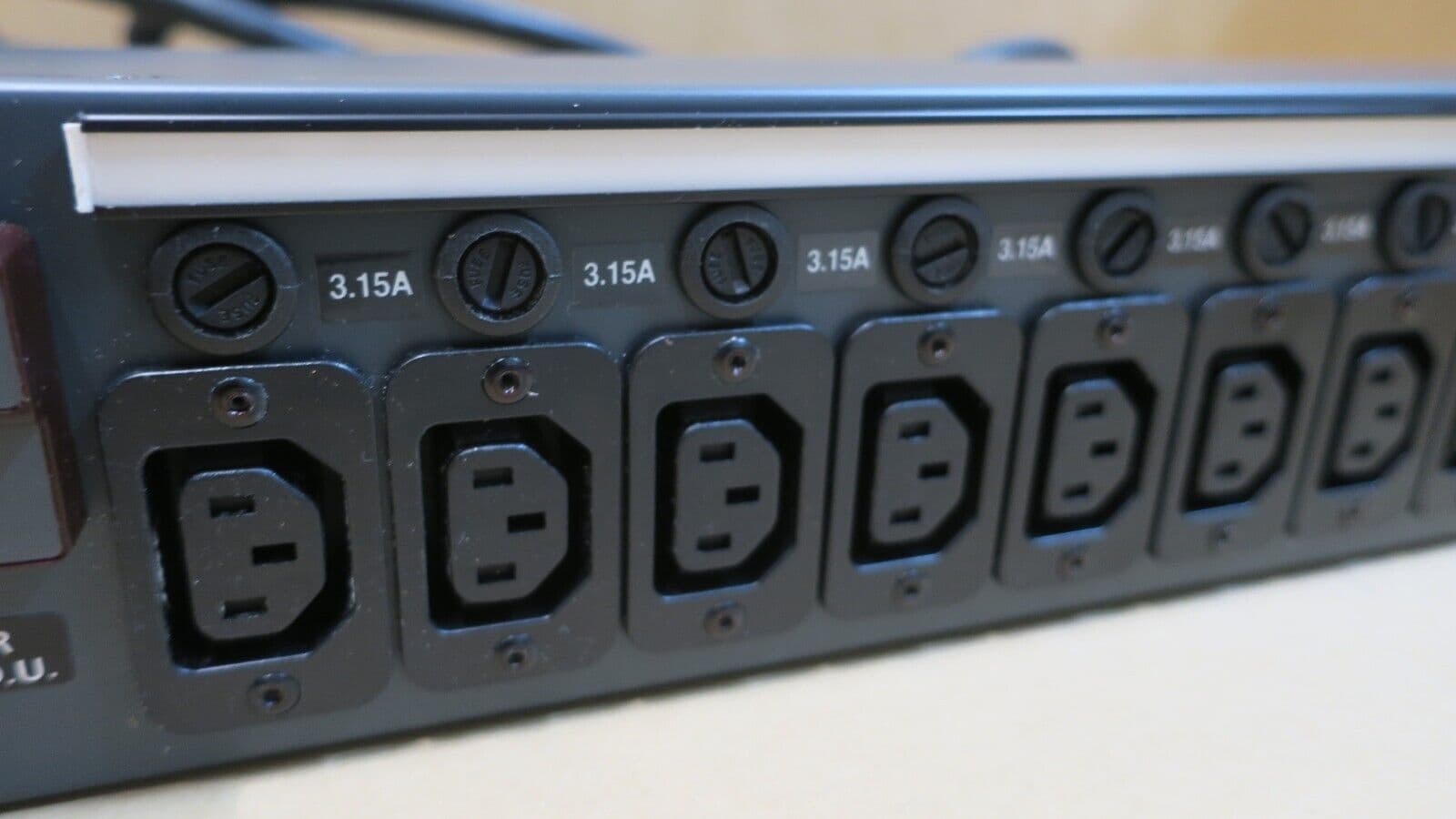 Olson PM/KNBT/32 12 Way 19 2U 32A Unswitched Power Metered C13 240v PDU ...