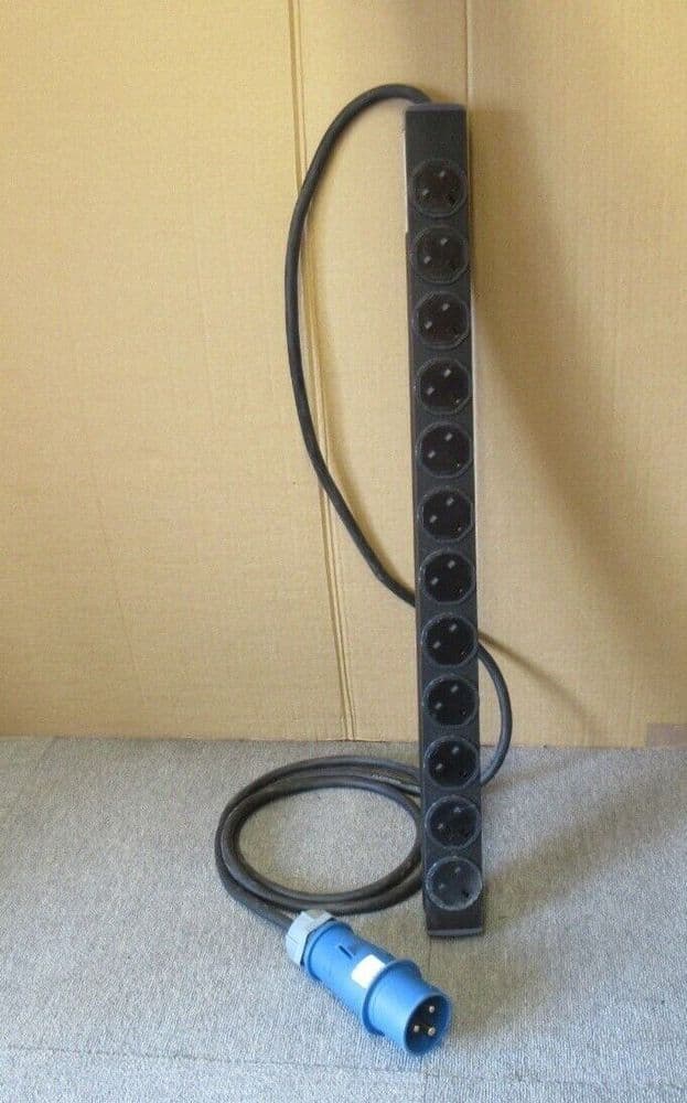 PDC DBQ5504/1 12 Way 13A UK Outlets Vertical Mount Right PDU With 32A Plug