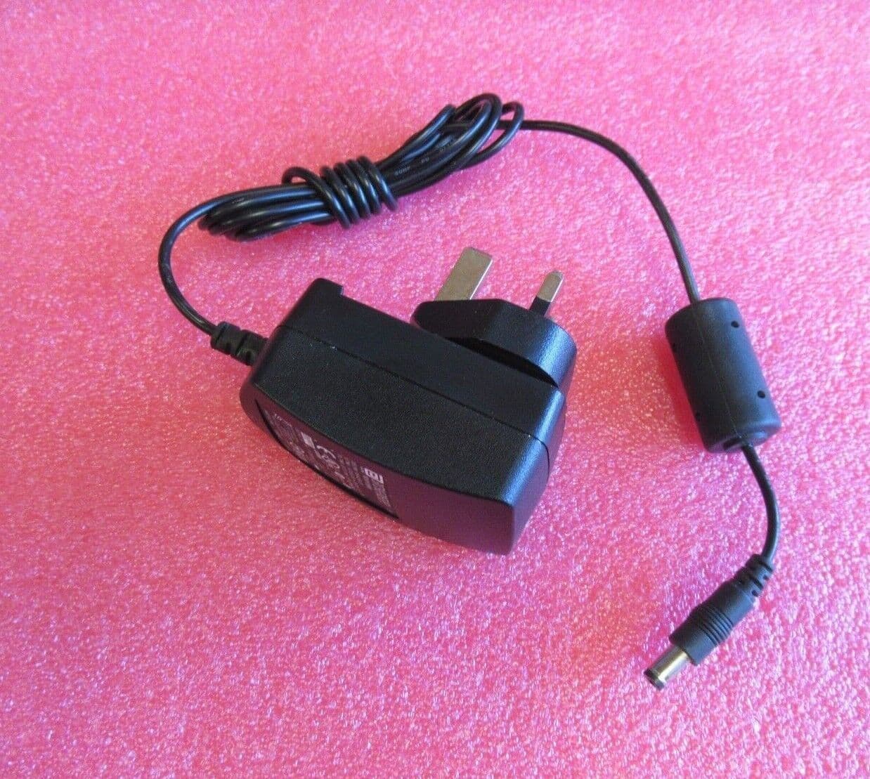 Phihong PSAA20R-120 UK Plug Switching AC Power Adapter 20W 12V 1 67A