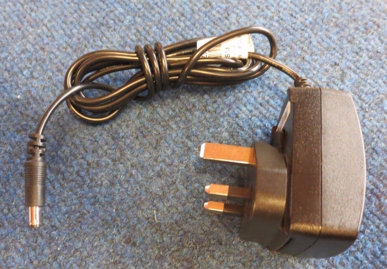Phihong PSM11R-050 UK Plug Switching AC Power Adapter 10W 5V 2A