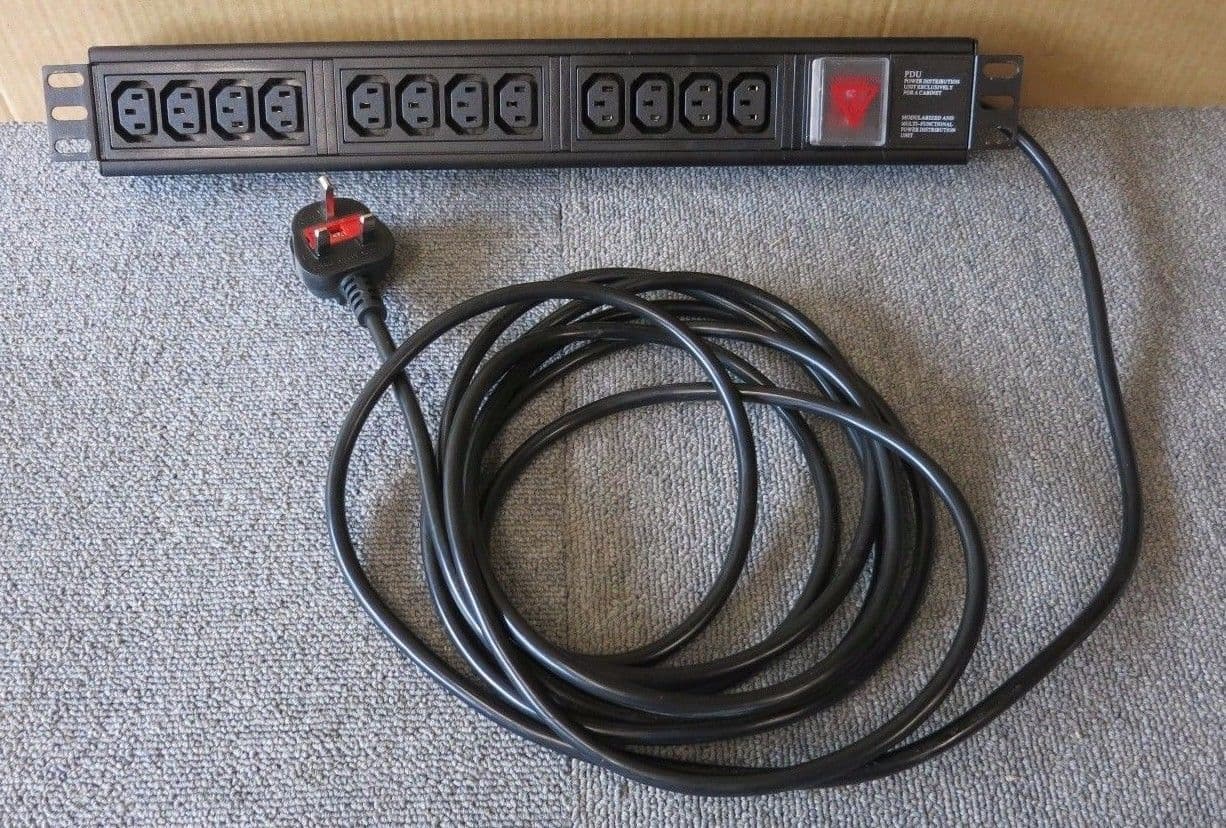 Powerdata VIEC/12 12 Way IEC C13 Vertical Rack-Mounted Switched PDU 13A UK Plug