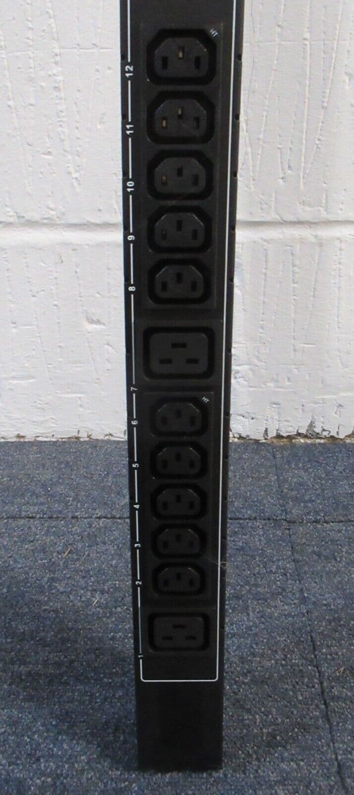 Raritan PX3-1493V 20x C13 4x C19 Switched Rack PDU Power Distribution Unit 230V