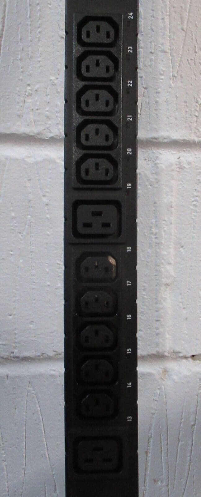 Raritan PX3-5487V-N2 21xC133xC19 Switched Rack PDU Power Distribution ...