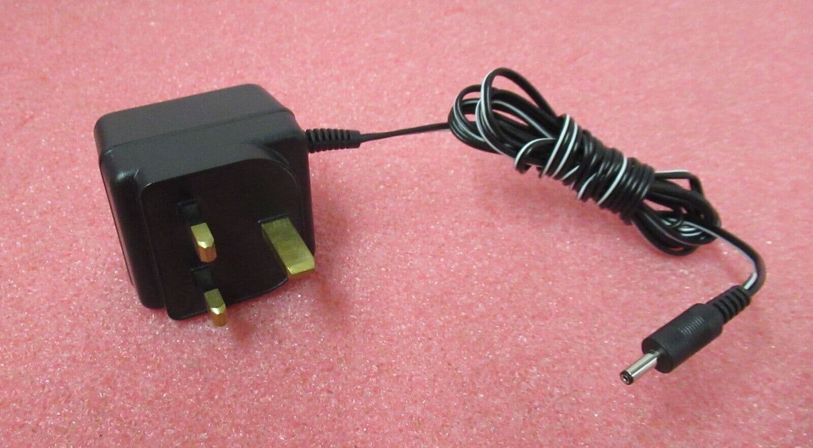 ReTell 804/805 UK 3 Pin Plug Regulated AC Power Adapter 3V 200mA 0 6W