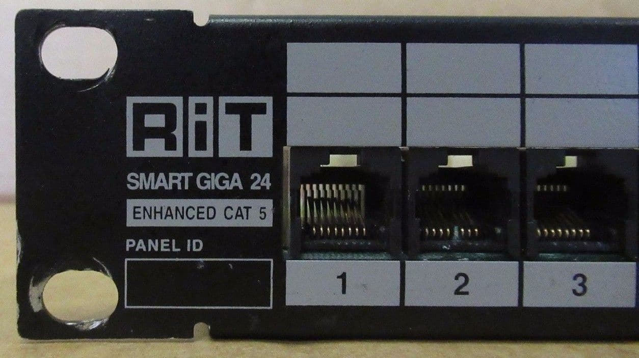 RiT Smart GIGA 24 Patch Panel Vertical 1000 Mbps R3801610A