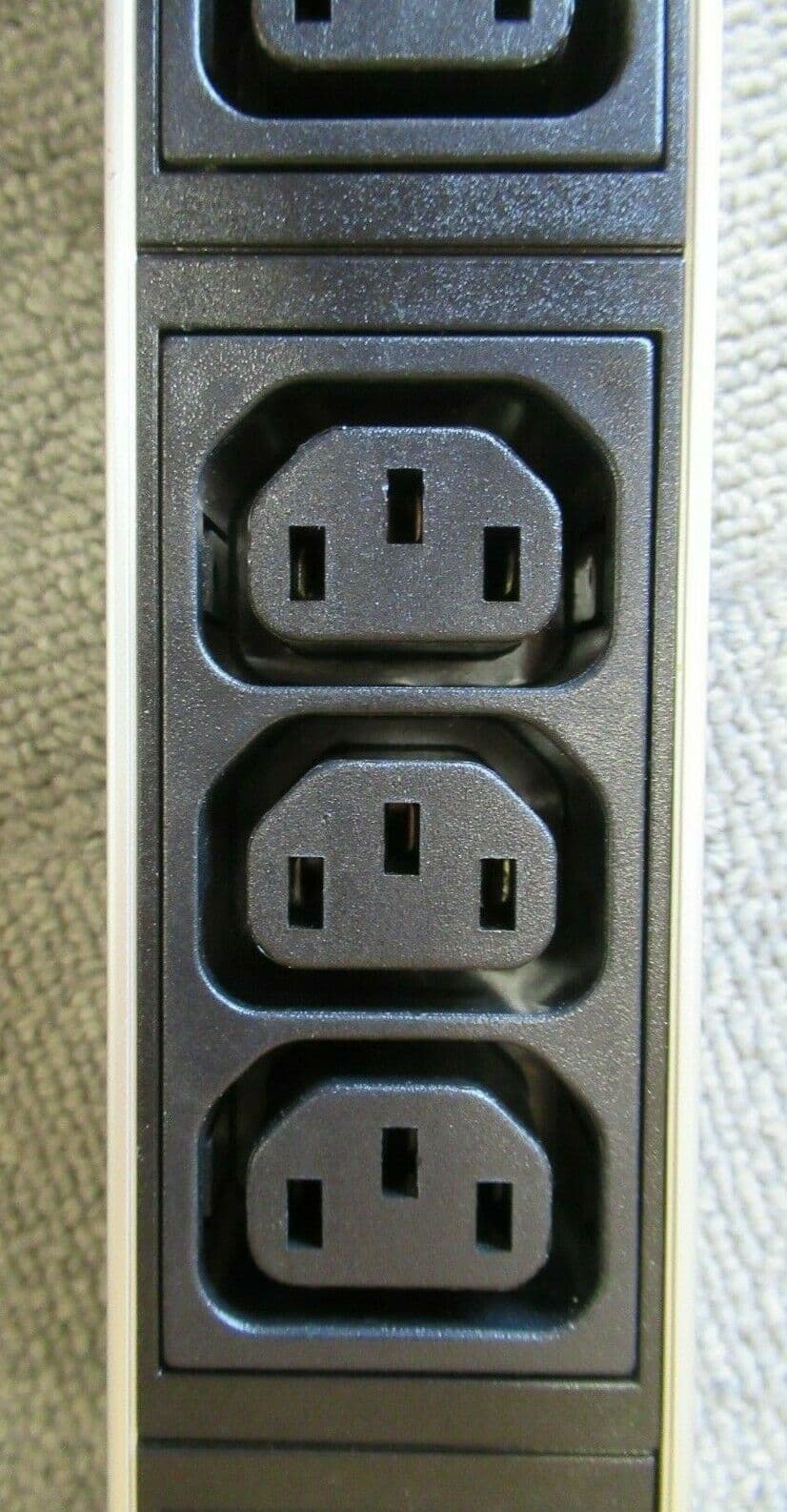 Rittal 7240 200 9KLSD104 9 Way C13 Rack Mount Switched PDU Strip