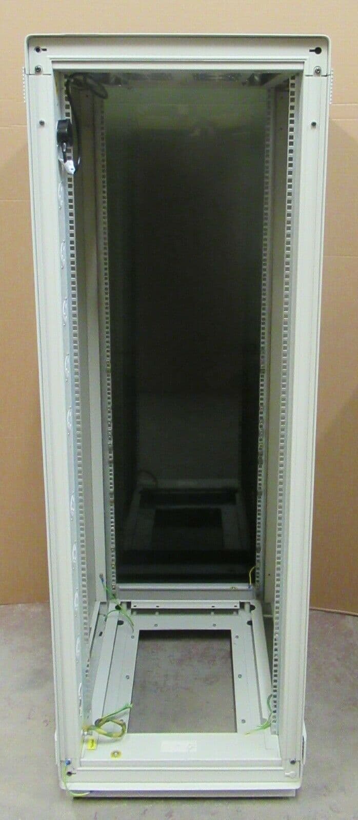 Rittal Case Communications Networking Rack Switch AV Comms Cabinet 19" 36U