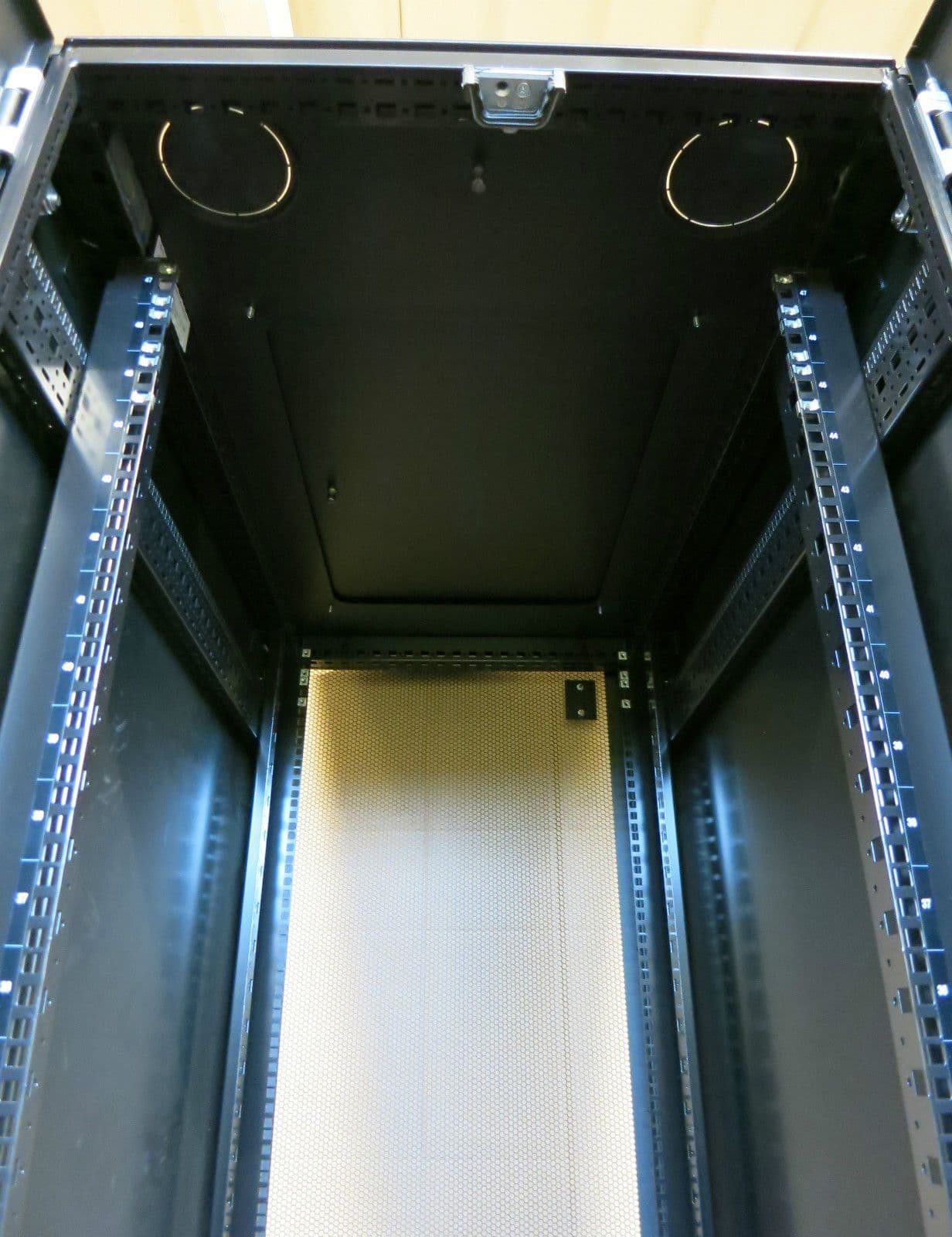 Rittal TS8 47U 600x1000 Server Rack Cabinet With Side Panels & Doors ...