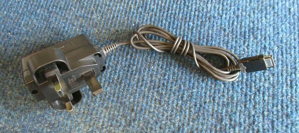 Sharp XN-1QC40 UK 3-Pin Plug AC Power Adapter Charger 2 08W 5 2V 400mA