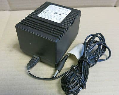 Skynet DNG-3005-A AC adapter 220-240V 50-60Hz 180mA 30V 500mA - P/N 17E0301