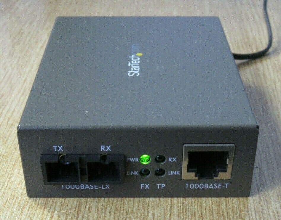 StarTech Gigabit Single Mode Fiber Ethernet Media Converter SC 15km MCMGBSC15