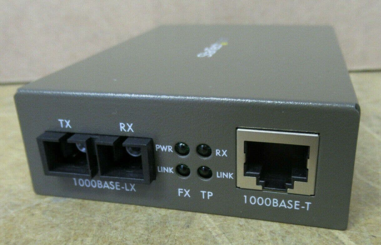 StarTech Gigabit Single Mode Fiber Ethernet Media Converter SC 15km ...