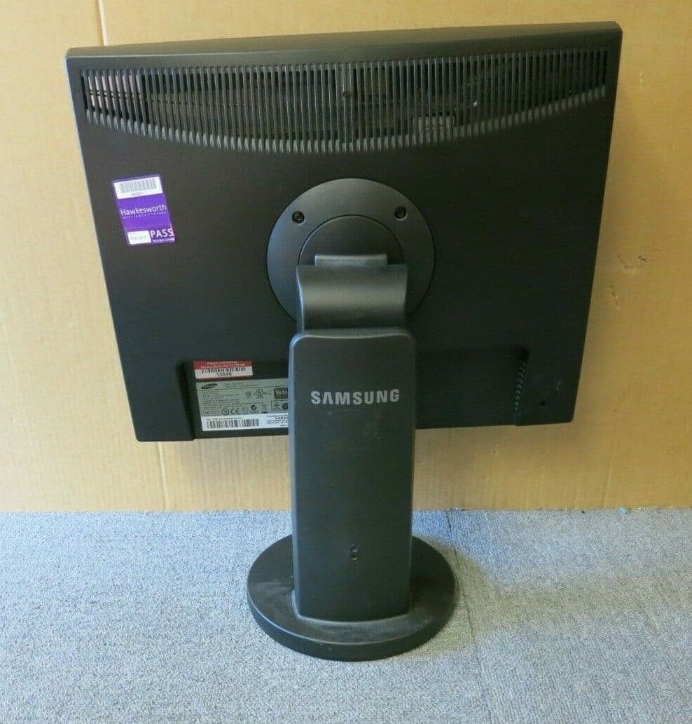 Sumsung SyncMaster 943N LS10MYAKBB/EDC 19" LCD TFT Black VGA Widescreen ...